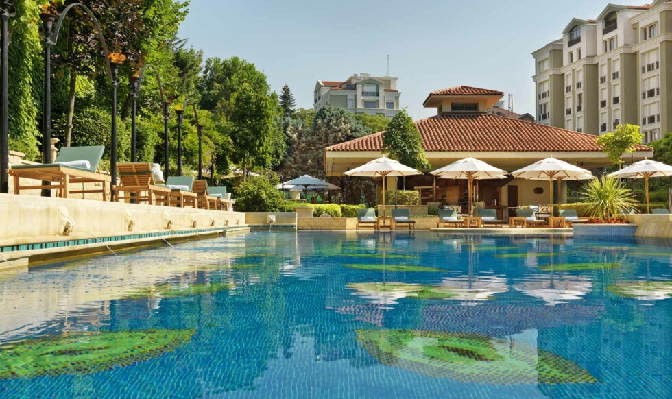 Istanbul swimming pools